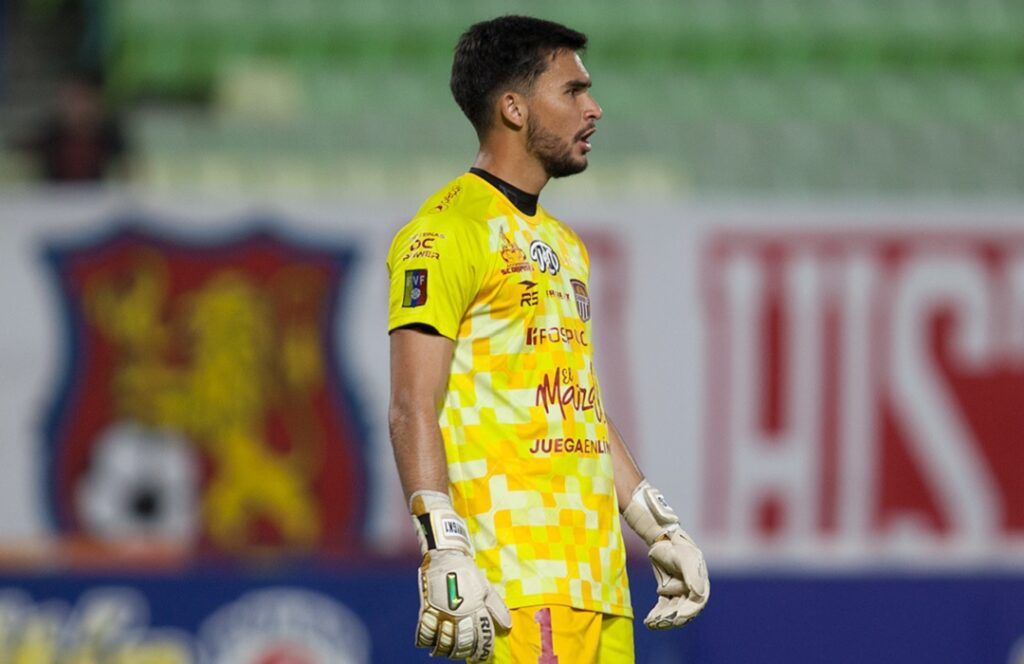 Thomas Riveros muestra su crecimiento en la Liga FUTVE: cuatro arcos en ...