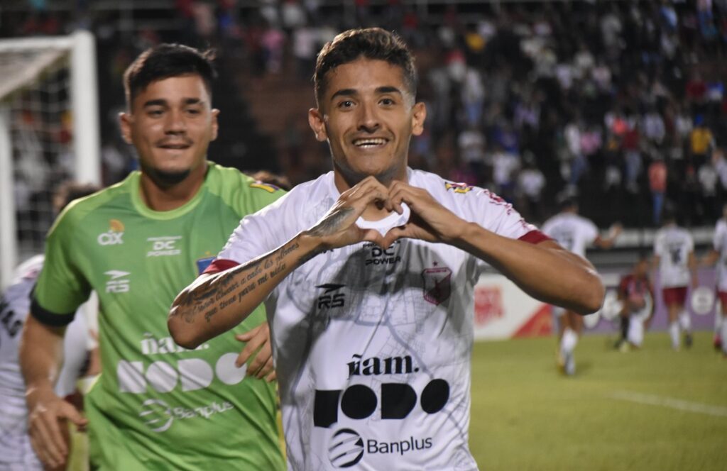Freyn Figueroa disfruta volver a jugar en Venezuela - Liga FUTVE
