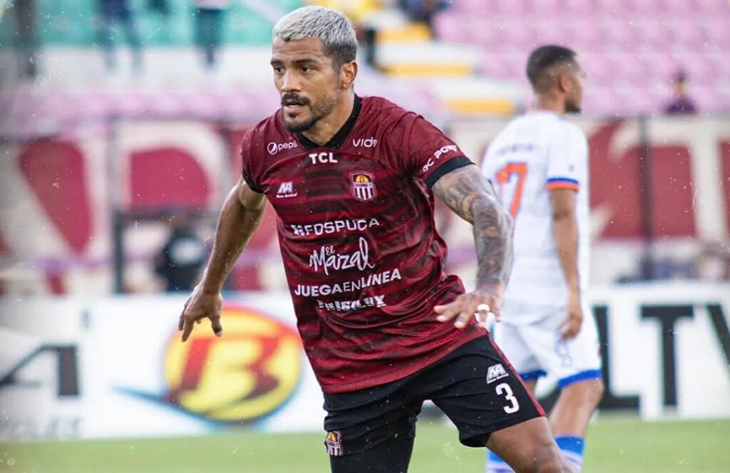 Carlos Lujano prevé un juego de “G-4” entre Carabobo y Caracas - Liga FUTVE