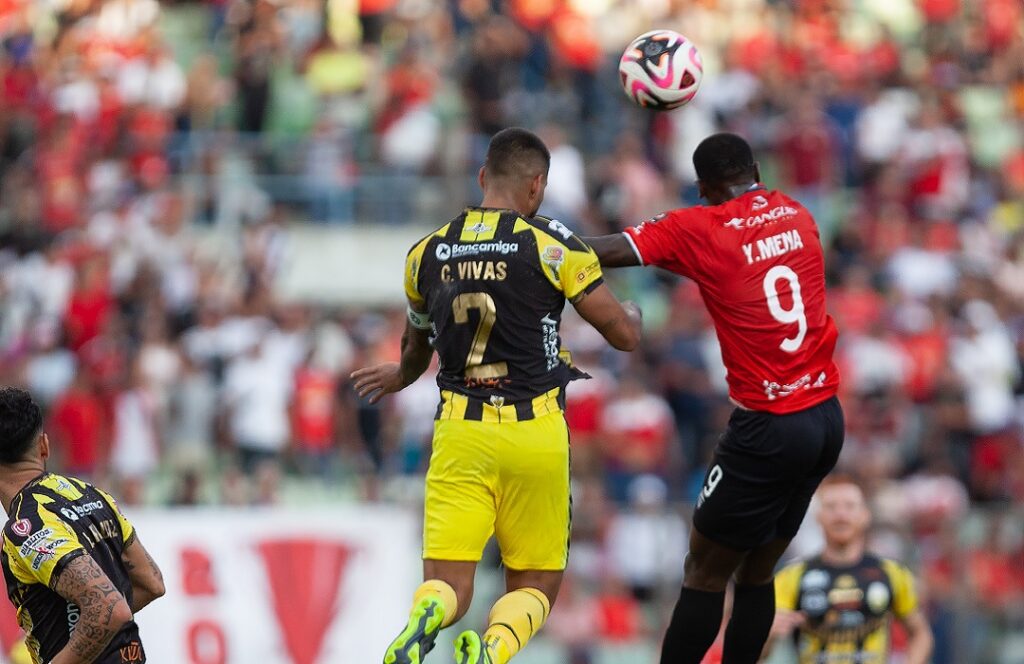 Carlos "Pipo" Vivas fue el héroe de Táchira en El Clásico - Liga FUTVE