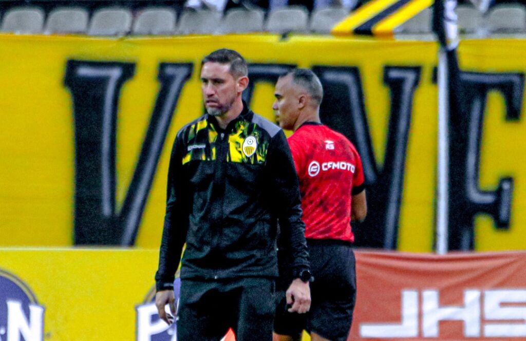 Pérez Greco busca soluciones para una mayor fluidez en el juego de Táchira - Liga FUTVE